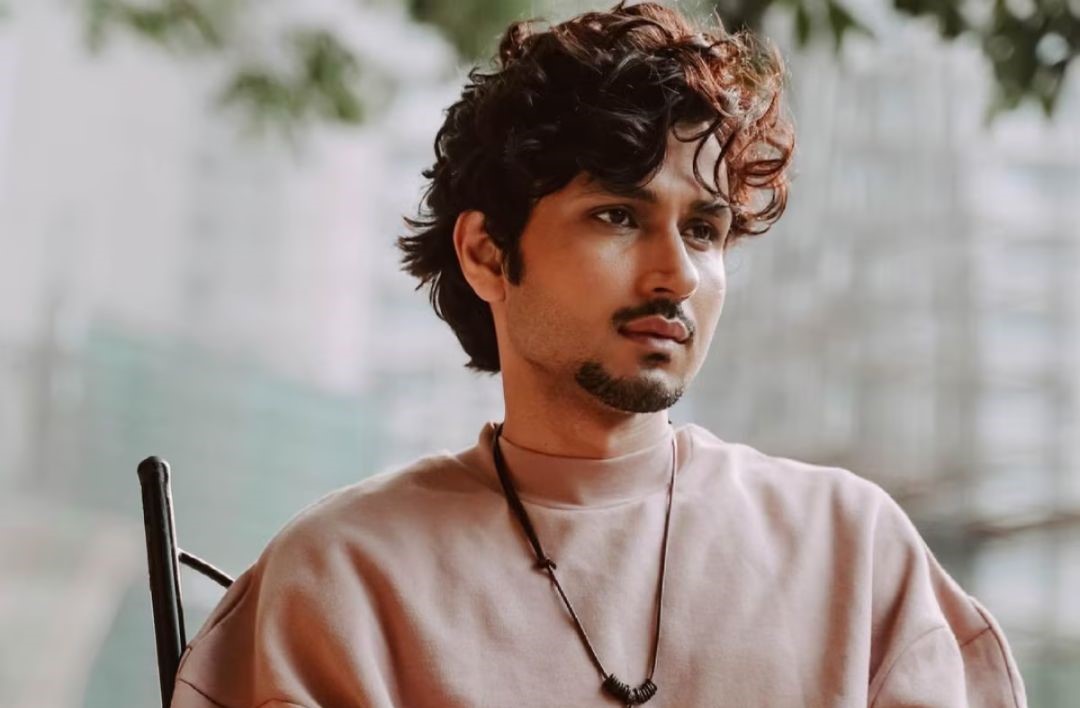 Do you know Amol Parashar left his corporate job for acting?