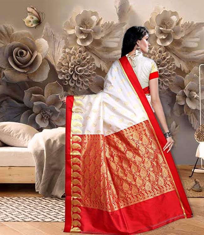 25 Traditional & Modern Saree Poses For Girls At Home For Photoshoot